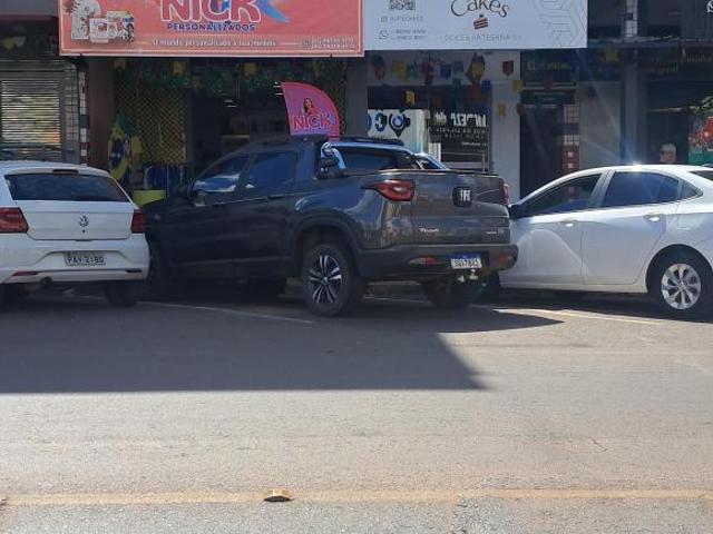 VENDO ÓTIMO PRÉDIO COMERCIAL