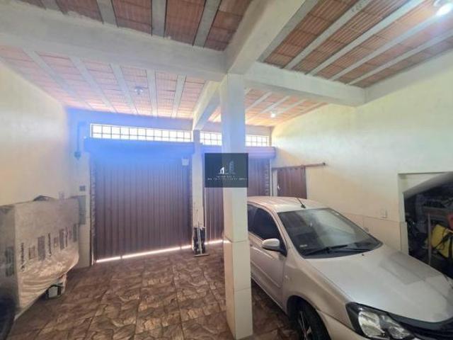 Vendo ou troco 2 casas + kitnet na Av Tereza Cristina, bairro Madre Gertrudes BH