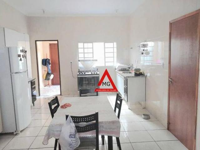 Vendo ou troco por chácara, sobrado com 4 quartos, sendo duas suítes no Bairro Nossa senhora de Fati