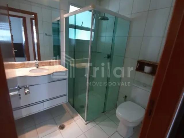 Vendo ou troco por apartamento de menor valor. 3 dormitórios e 1 suíte e 2 vagas de garagem cobertas