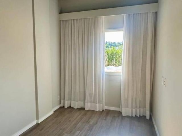 Vendo ou alugo um lindo Garden com 2 vagas na Granja Viana 70 m²