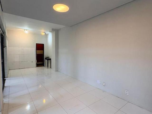 VENDO OU ALUGO uma loja de ESQUINA com 39m2 na Superquadra 107 Norte