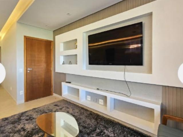 Apartamento Luxuoso com 4 Quartos no Parque Enseada