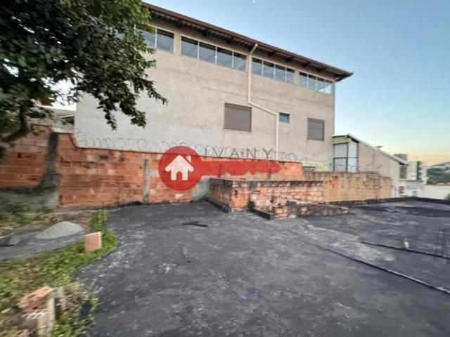 Vendo ou Alugo Casa no Bairro Nossa Senhora das Graças em Betim