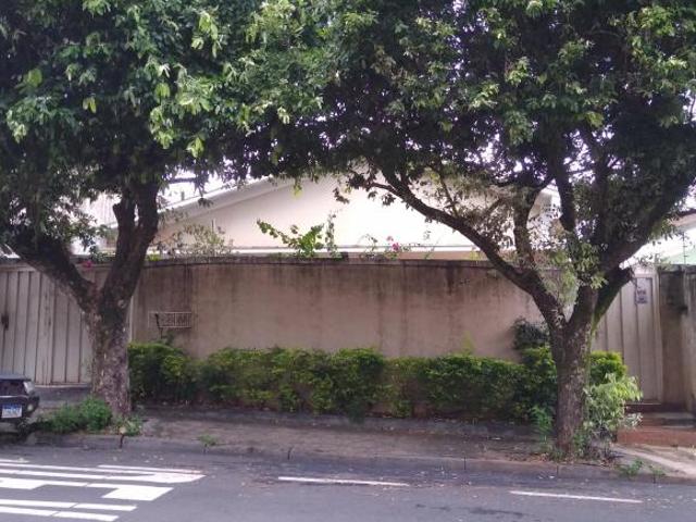 Vendo ou alugo casa 03 quartos, terreno 360m², Vila Ercília, SJ Rio Preto SP