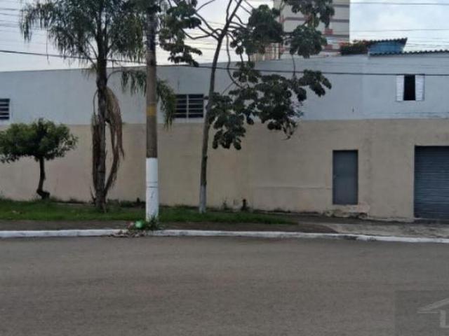 VENDO OU ALUGO SOBRADO E GALPÃO COMERCIAL EM FRENTE AO MUSEU DO IPIRANGA