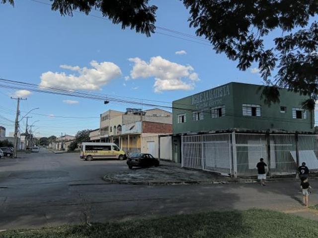 Vendo prédio comercial