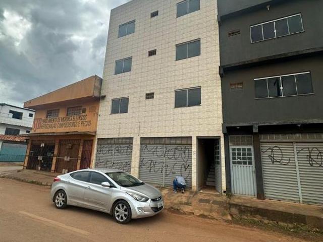 VENDO PRÉDIO EM SAMAMBAIA COM 06 APARTAMENTOS DE 02 QUARTOS !