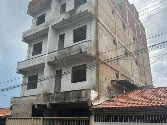 VENDO PRÉDIO EM SAMAMBAIA COM 14 APARTAMENTOS DE 2 QUARTOS! 98150 8787
