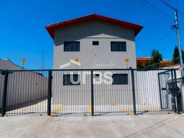 Vendo prédio inteiro, com aptidão Residencial e Comercial