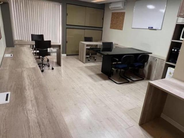 Vendo Sala mobiliada e de alta qualidade para alugar no Edifício Victoria Office Tower. Oferta de Na