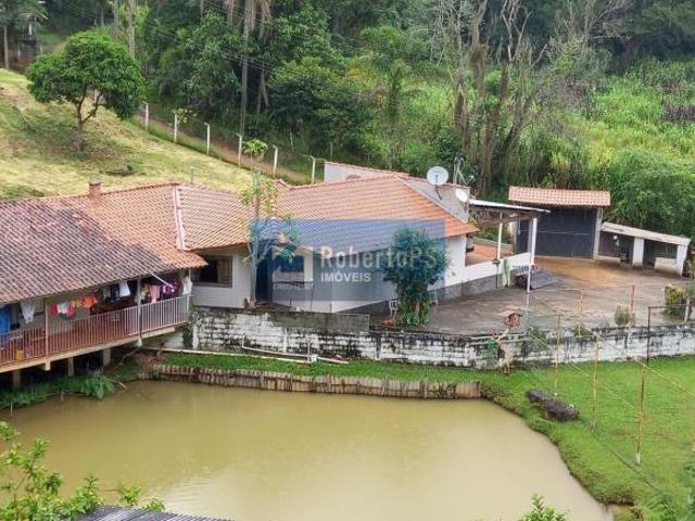 Vendo Sitio de Luxo no Canto das Águas em Jacareí SP: 3 quartos, 1 sala, 2 banheiros, 1 vaga de gara