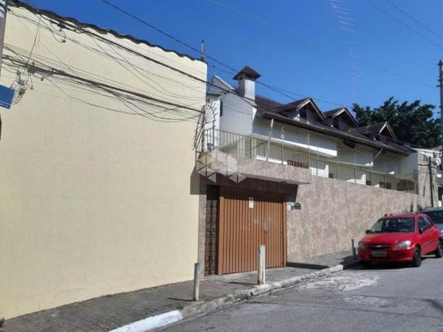 Vendo Sobrado na Vila Basiléia com 3 dormitórios e 1 vaga de garagem