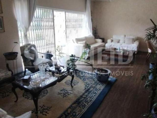 Vendo Sobrado no Brooklin, 280m², 4 dormitórios 2 suíte, 2 vagas