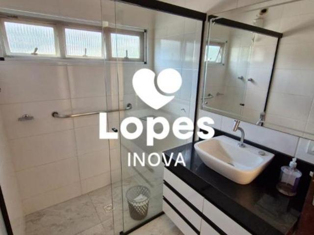 Vendo Sobrado com241m² total, 3 quartos sendo 1 suíte