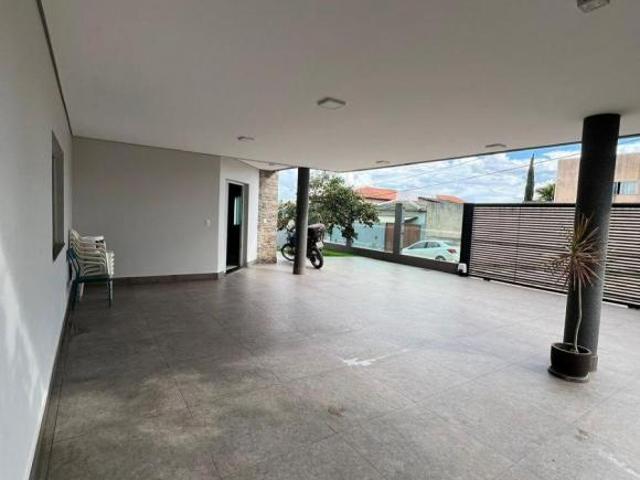 Vendo Sobrado com 4 suítes na Rua 3 da Vicente Pires !