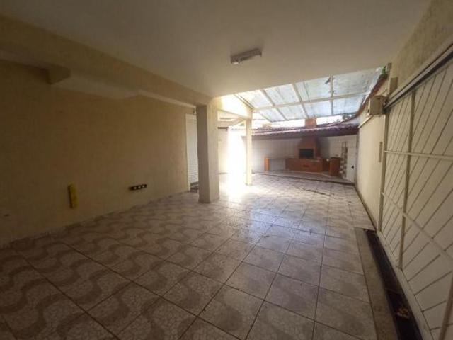 Vendo sobrado com 250 m2 de terreno no Jardim Esther Yolanda