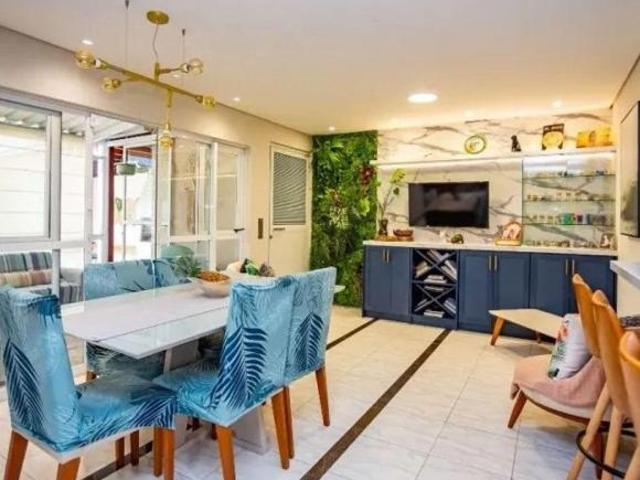 Vendo Sobrado com 3 Dormitórios e Jacuzzi na Chácara Santo Antônio SP
