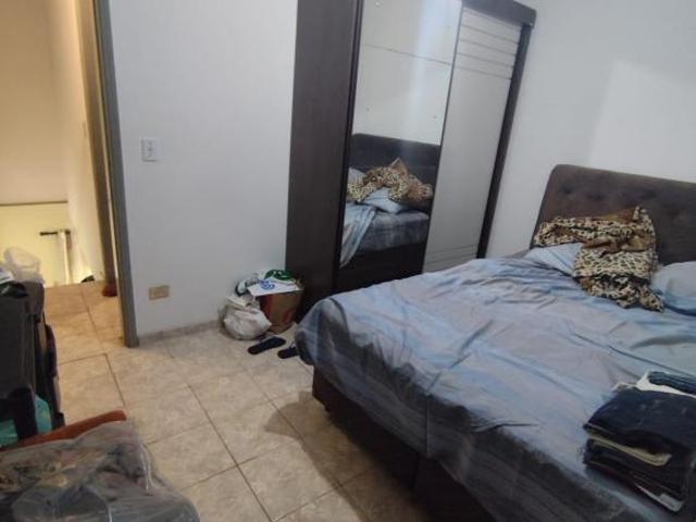 VENDO SOBRADO DOIS DORMITORIOS PROXIMO HOSPITAL CAMPO LIMPO CEL0027