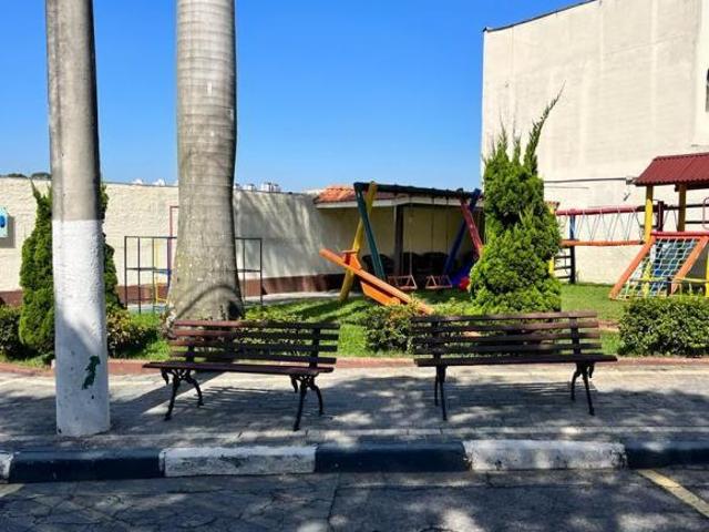 Vendo Sobrado em Condomínio Fechado 5 dormitórios