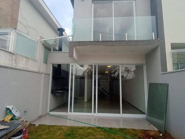 Vendo sobrado em condomínio fechado! Valor R$1.090.000,00