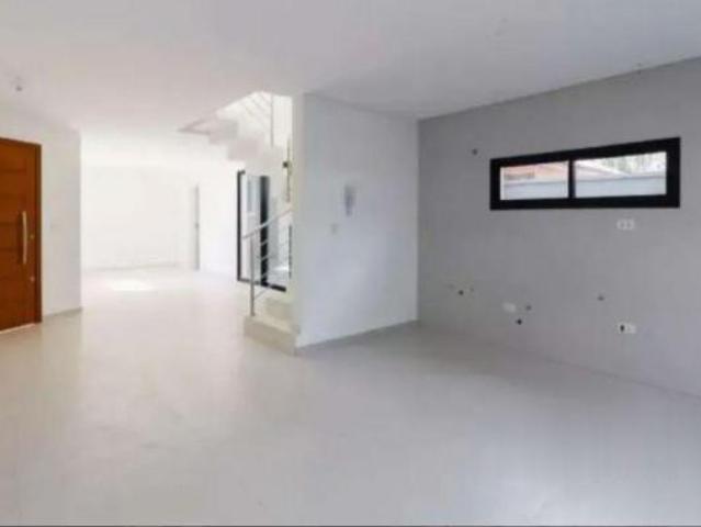 Vendo Sobrado em Santa Felicidade com Suíte e Garagem