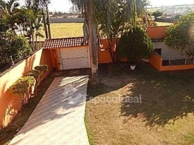 VENDO SOBRADO IMPERDÍVEL ? COMPLETO E COM TODA A ESTRUTURA QUE VOCÊ PRECISA!
