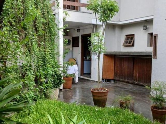 Vendo sobrado residencial ou comercial no miolo comercial do Jardim Bonfiglioli