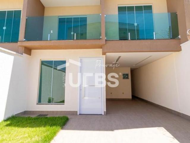 Vendo sobrado, 109,80m² de aréa Útil, 3 quartos, sendo 1 suíte, localizado no setor Pedro Ludóvido