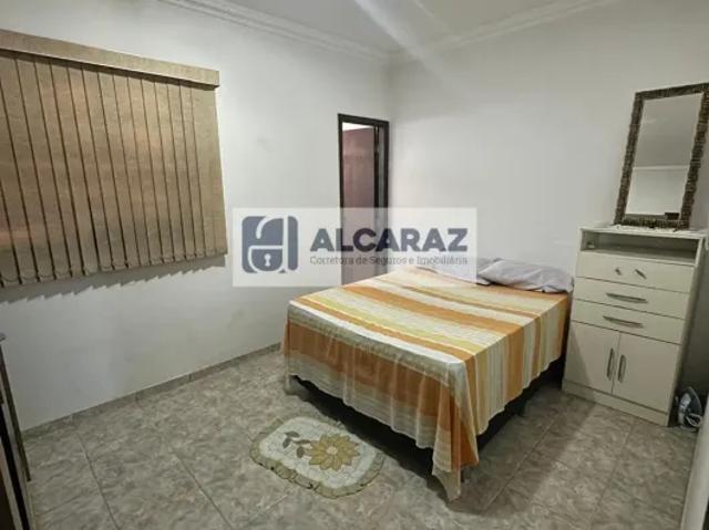 Vendo SOBRADO 2 Suítes c/ Ar, Churrasqueira Excelente Localização