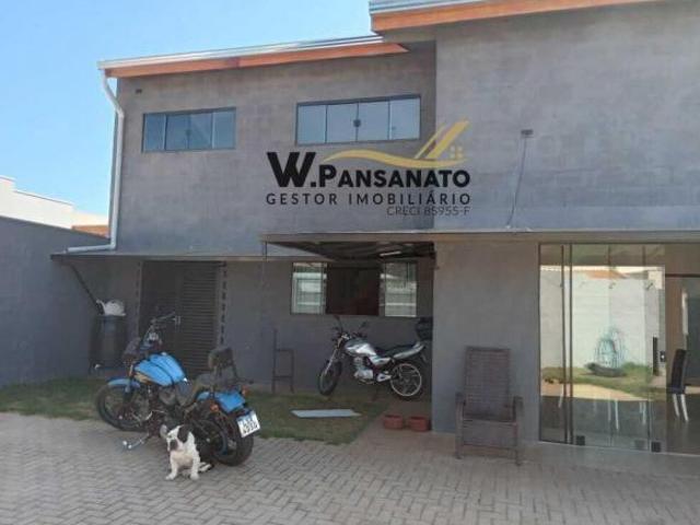 Venha aproveitar o equilíbrio perfeito entre tranquilidade e modernidade nesta encantadora casa à ve
