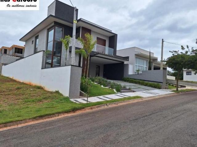 Venha conhecer essa incrível oportunidade! Sobrado residencial à venda em uma das melhores localiza