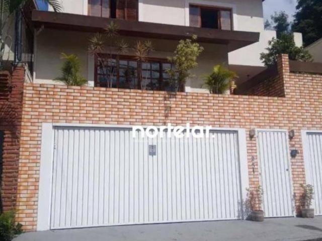 Venha conhecer esta belíssima casa localizada em um dos melhores pontos da Vila Madalena, próximo ao