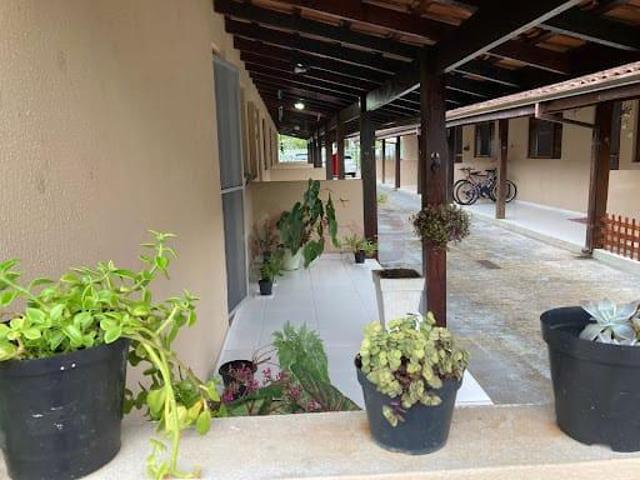 VENHA CONHECER ESTA CASA TÉRREA EM CONDOMÍNIO, NA PRAIA MARTIM DE SÁ, COM SEGURANÇA E TRANQUILIDADE