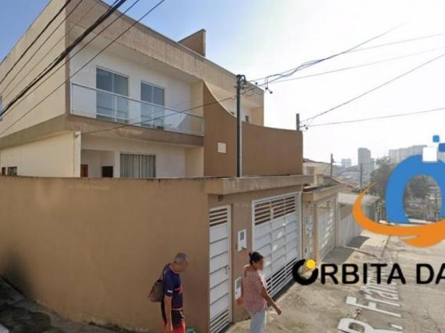 Venha conhecer este maravilhoso sobrado com 4 dormitórios e uma localização privilegiada! Localiza