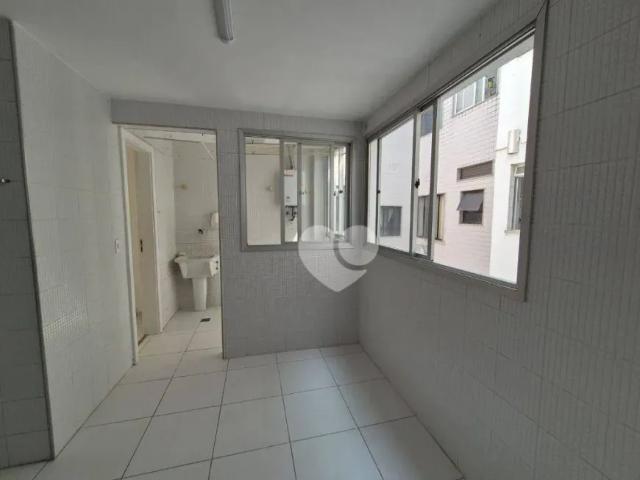 Venha conhecer este incrível apartamento de 121m² 3 quartos 1 suíte, 2 vagas e dependências
