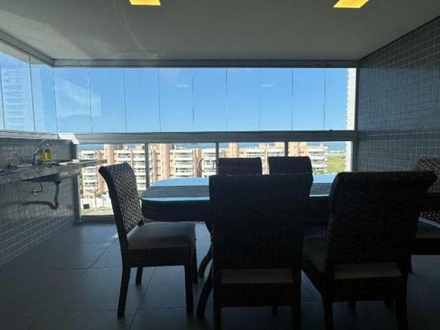 Venha Conhecer o Beach Club Enseada com vista para o mar