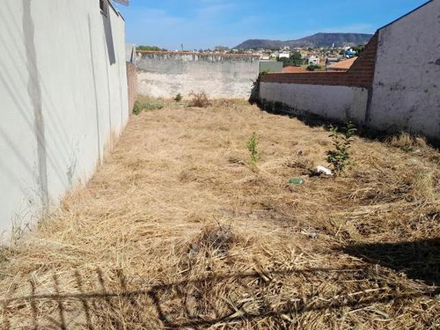 VENHA CONSTRUIR A CASA DOS SEUS SONHOS EM UM ÓTIMO BAIRRO!