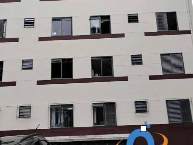 Venha morar em um apartamento aconchegante de 46m², localizado no terceiro andar, com 2 dormitórios