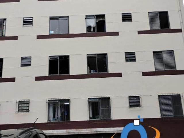 Venha morar em um apartamento aconchegante de 46m², localizado no terceiro andar, com 2 dormitórios