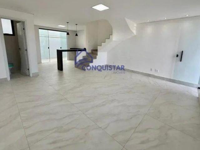 Venha morar em uma linda casa geminada duplex com entrada independente no Bairro Planalto!