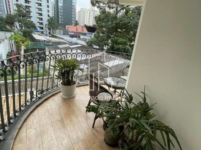 Venha morar no apartamento dos seus sonhos em Moema, São Paulo SP! 3 quartos, 3 suítes, 5 banheiros