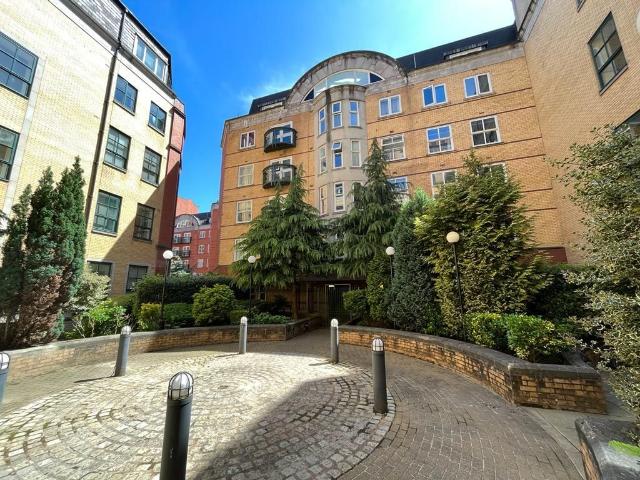 Venice Court, Manchester M1, 2 bed flat to rent, £1,350 pcm | PrimeLocation