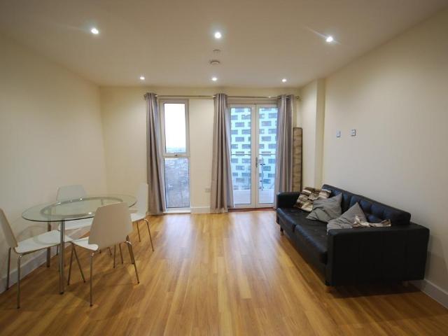VENICE HOUSE, HATTON ROAD 1 bed flat to rent £1,650 pcm £381 pw
