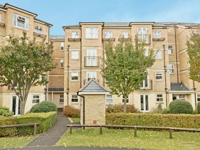 Venneit Close, Oxford OX1, 2 bed flat to rent, £1,875 pcm | PrimeLocation