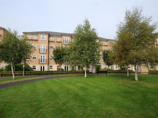 Venneit Close, Roger Dudman Way, Oxford 2 bed flat to rent £1,890 pcm £436 pw