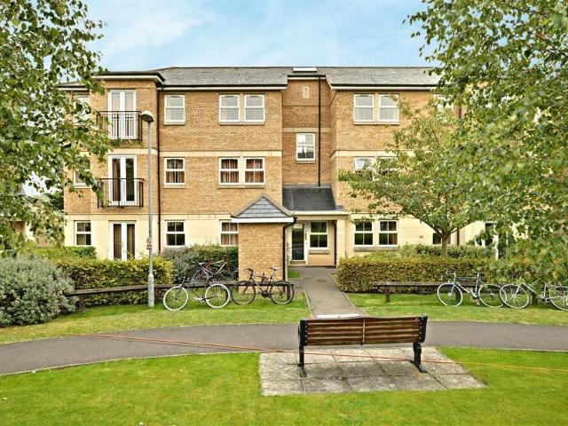 Venneit Close, Roger Dudman Way, Oxford 3 bed flat to rent £2,495 pcm £576 pw