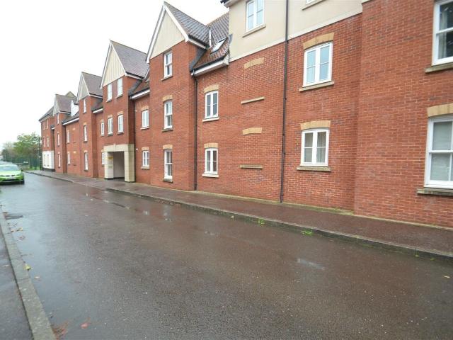 Veale Drive, Exeter EX2, 2 bed flat to rent, £985 pcm | PrimeLocation
