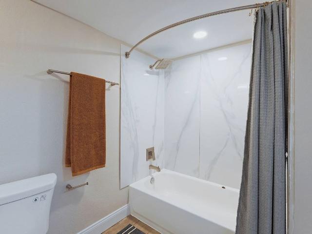 VEER Apartments Studio Apartment for Rent at 7928 Gessner Dr, Austin, TX 78753 Georgian Acres