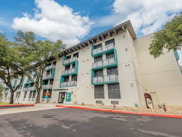 VEER Apartments Studio Apartment for Rent at 7928 Gessner Dr, Austin, TX 78753 Georgian Acres